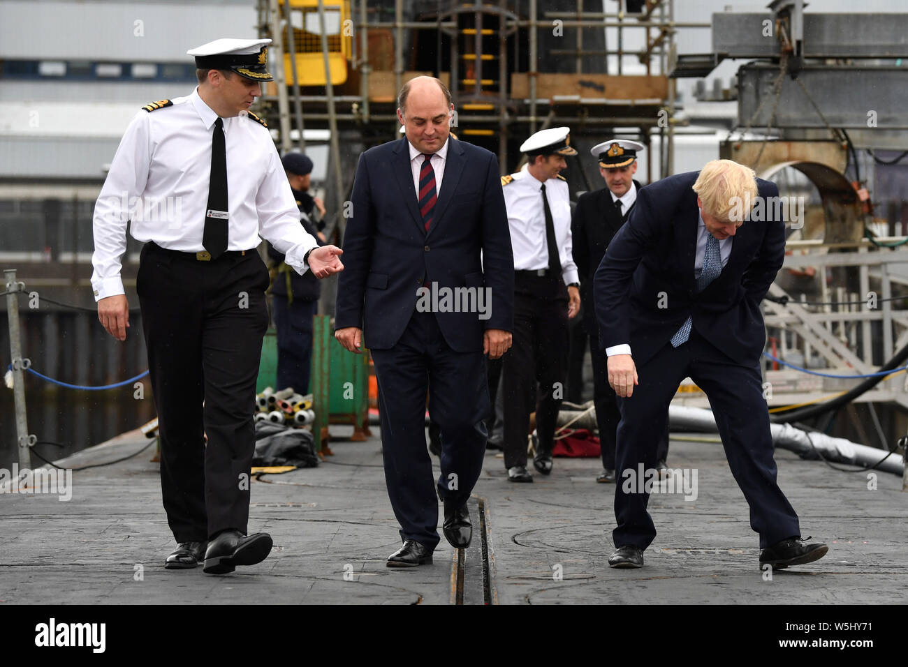 Prime Minister Boris Johnson visits HMS Victorious with Defence ...