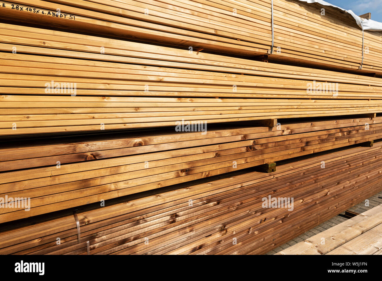 Lumber yard hi-res stock photography and images - Alamy