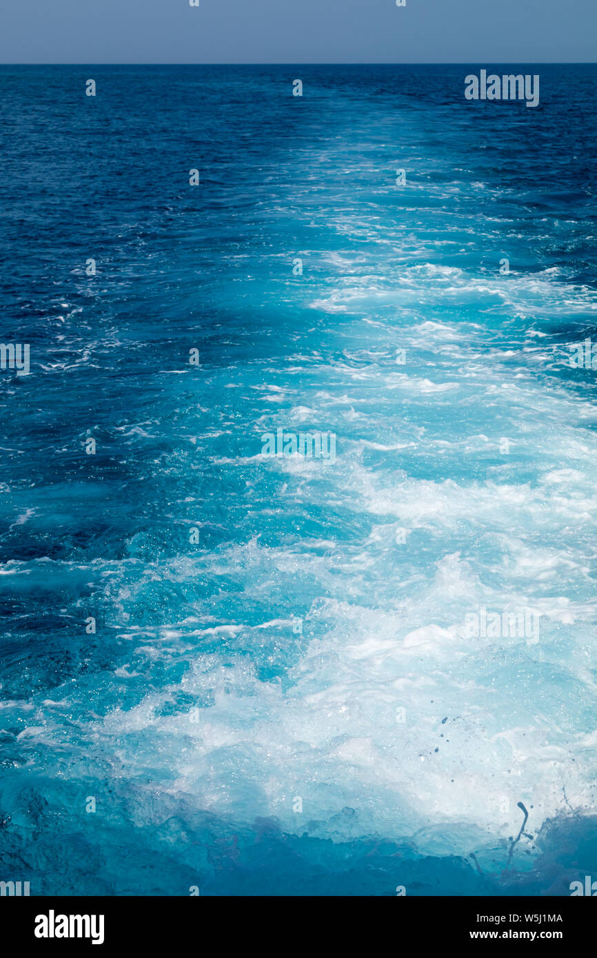 Blue oceanwater hi-res stock photography and images - Alamy