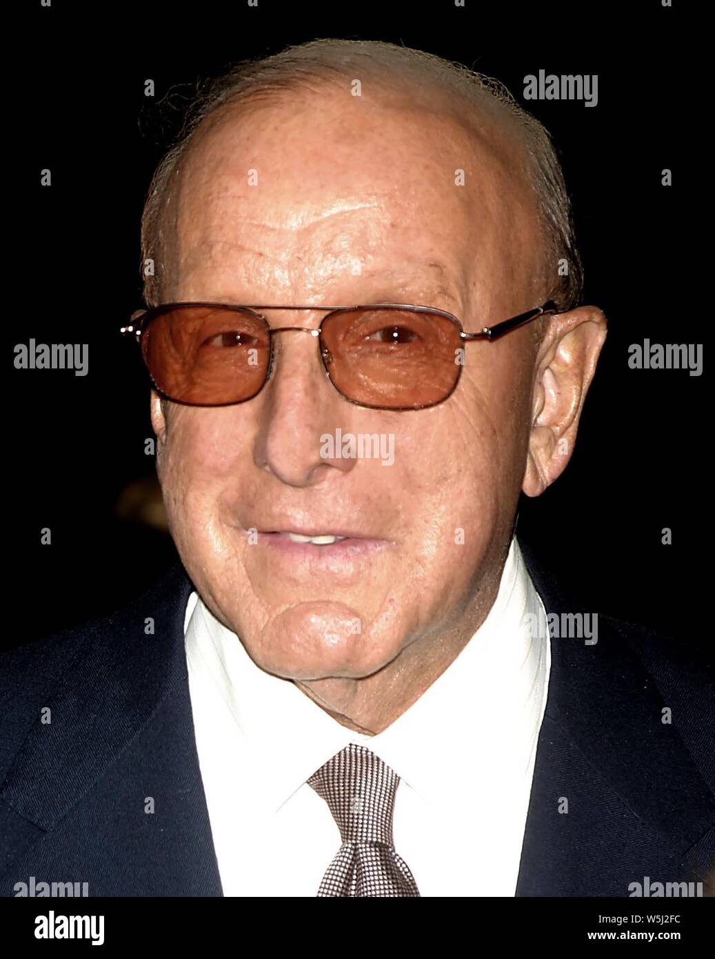 Clive Davis2003 Photo By John Barrett/PHOTOlink/MediaPunch Stock Photo ...