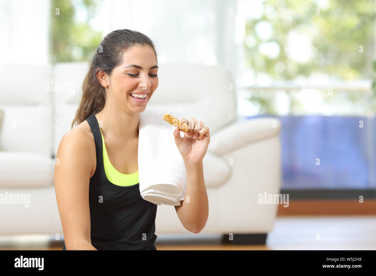 Person eating food after gym hi-res stock photography and images - Alamy