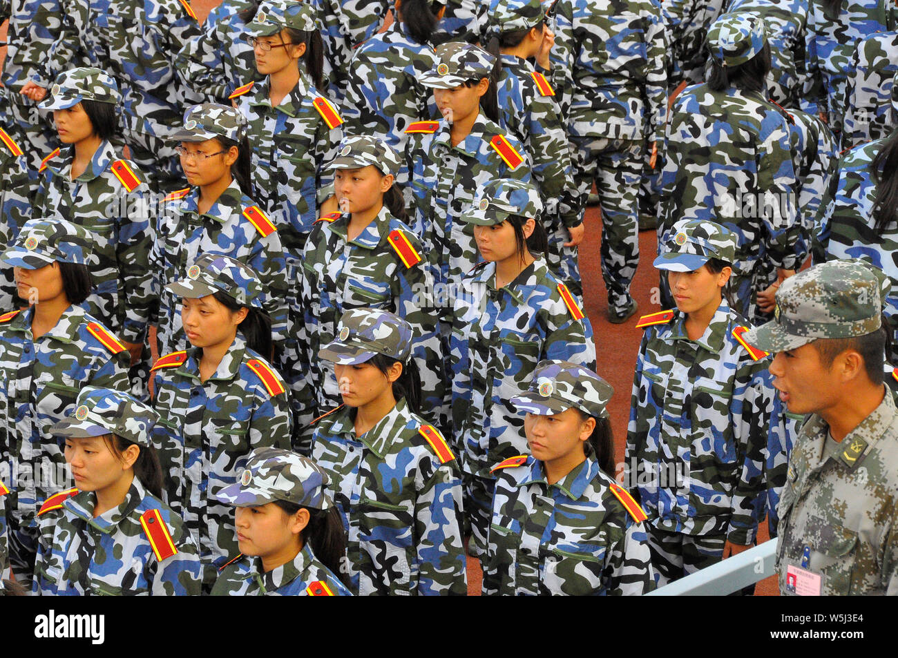 Chinese army uniform hi-res stock photography and images - Alamy