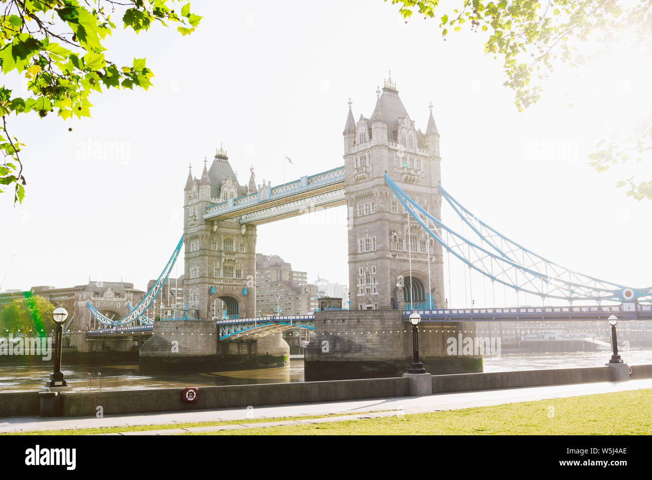 Sunrise morning in city england hi-res stock photography and images - Alamy