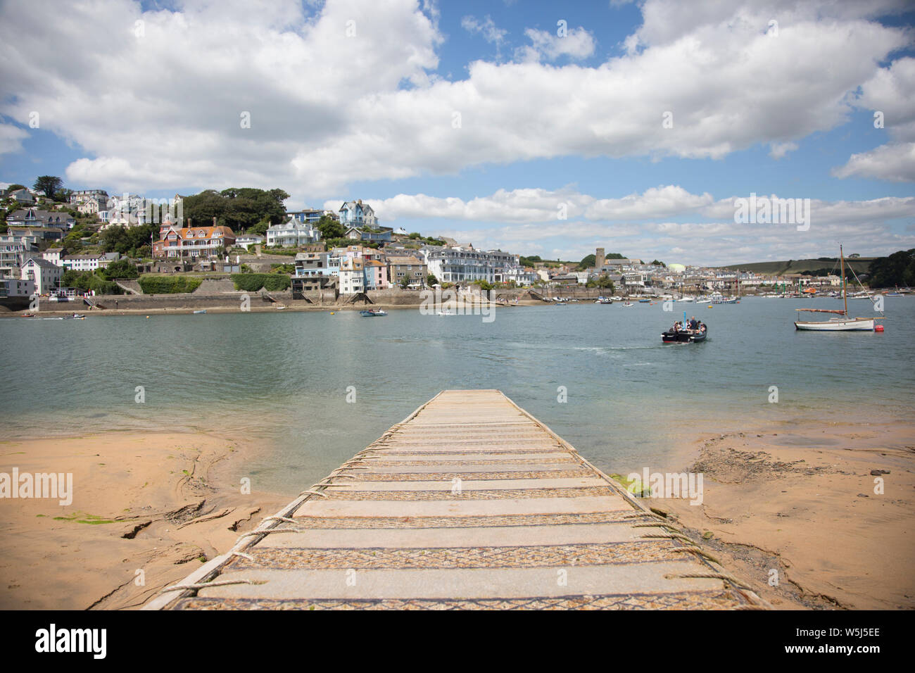 Salcombe Estuary, Salcombe Devon, English seaside town in summertime ...