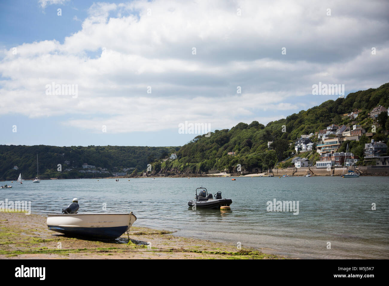 Salcombe Estuary, Salcombe Devon, English seaside town in summertime ...