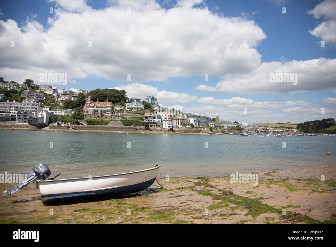 Salcombe Estuary, Salcombe Devon, English seaside town in summertime ...