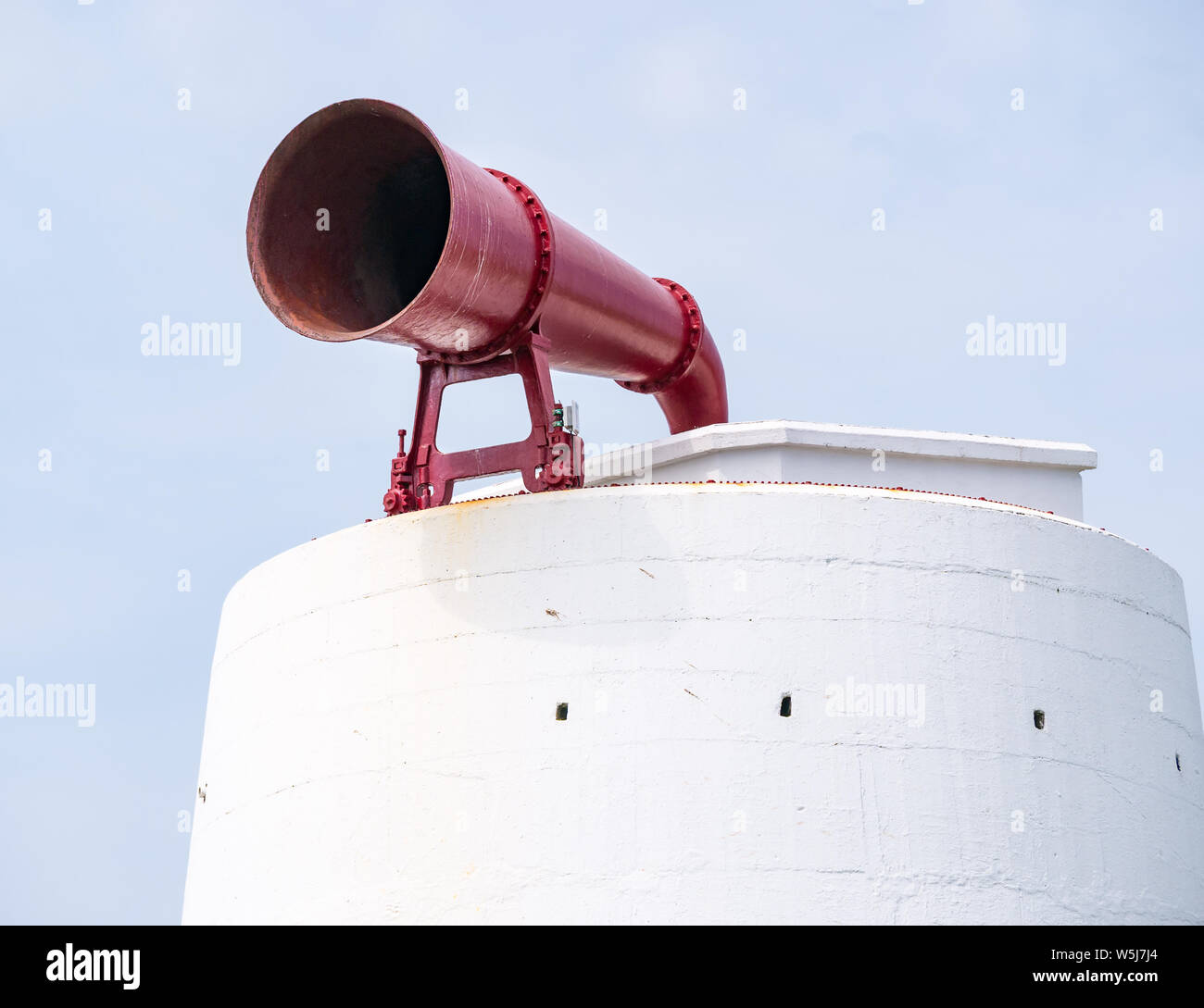Foghorn hi-res stock photography and images - Alamy