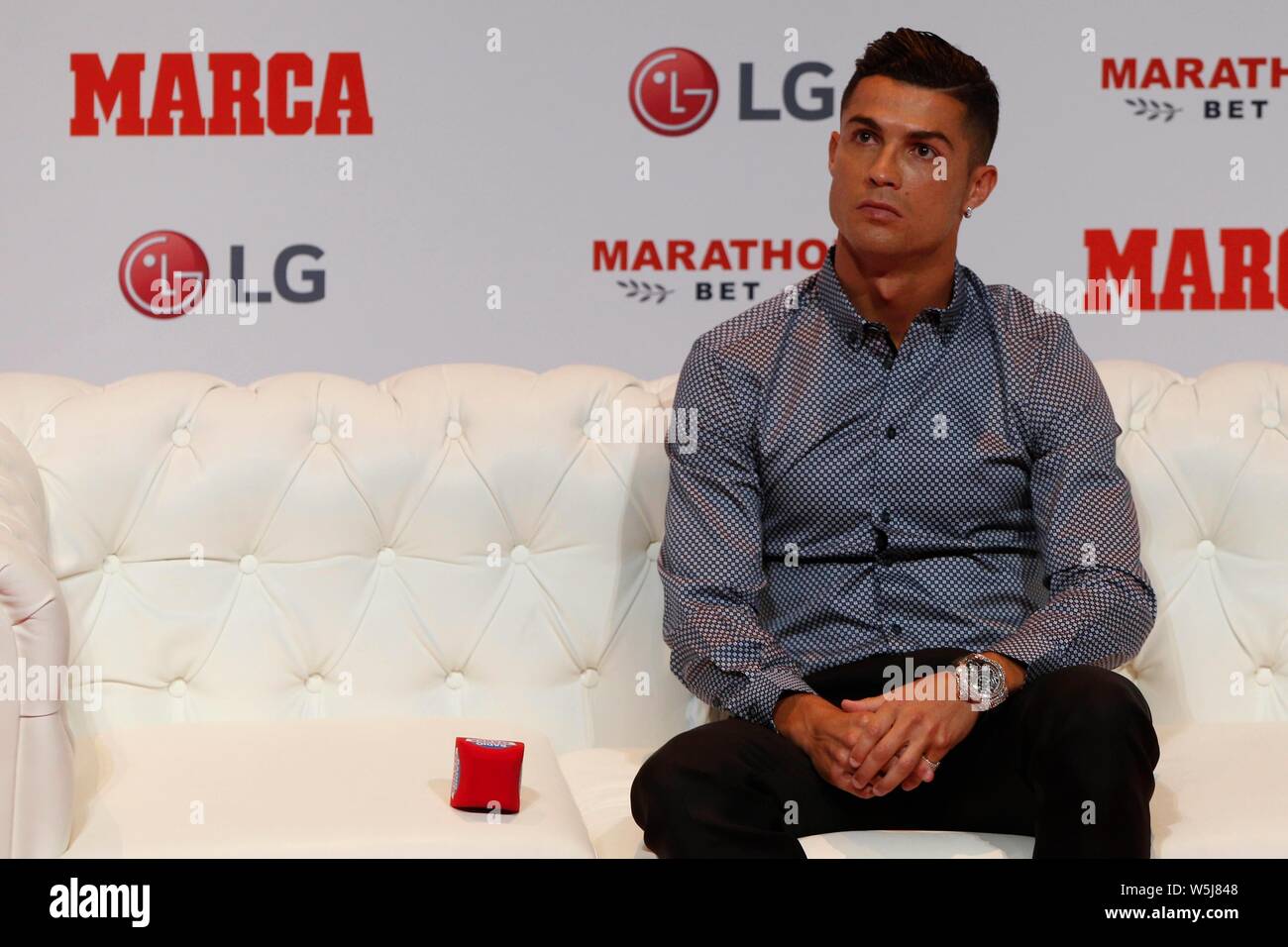 Ronaldo 2002 hi-res stock photography and images - Alamy