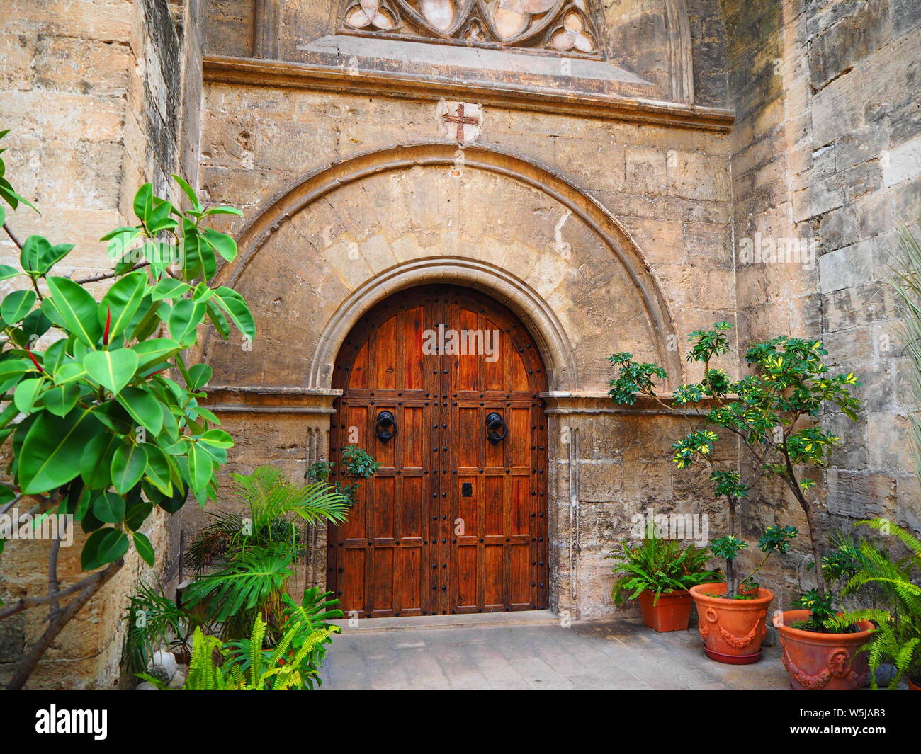 Valencia door hi-res stock photography and images - Alamy