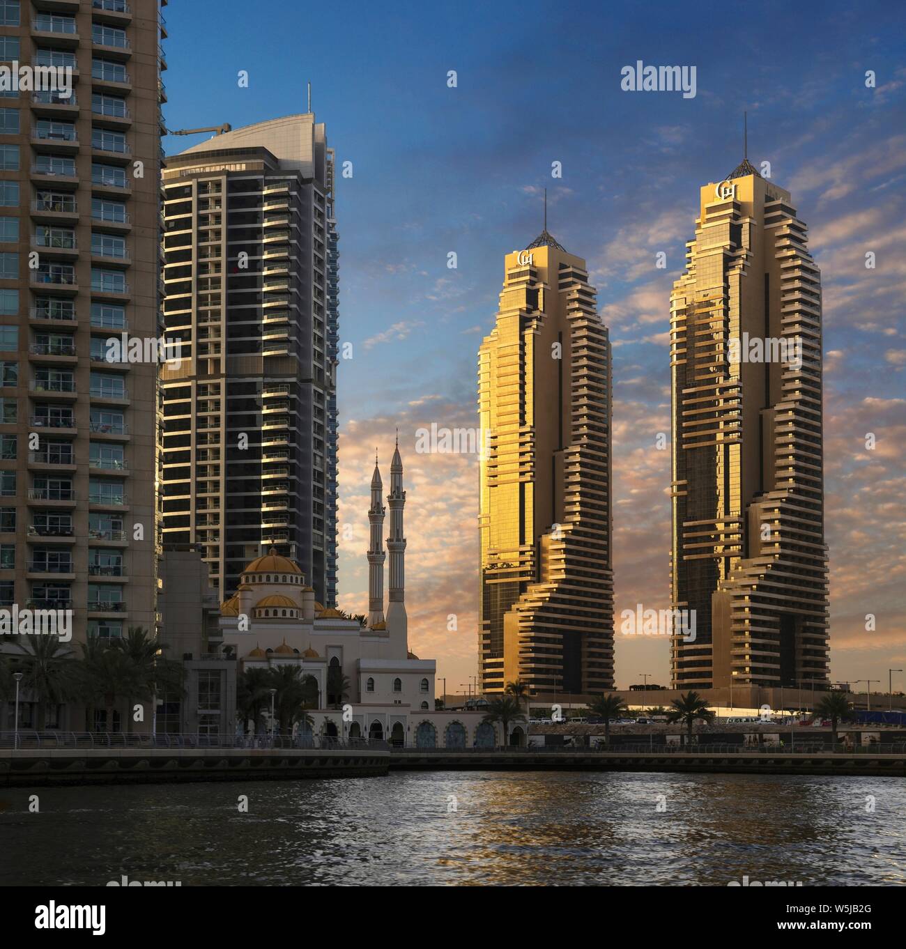Sunset over dubai united hi-res stock photography and images - Alamy