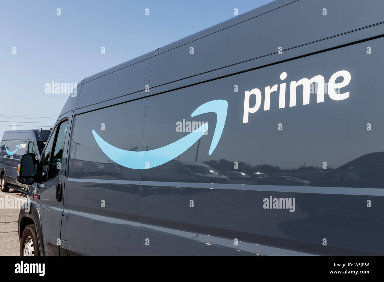 Amazon Prime Delivery Stock Photos & Amazon Prime Delivery Stock Images ...