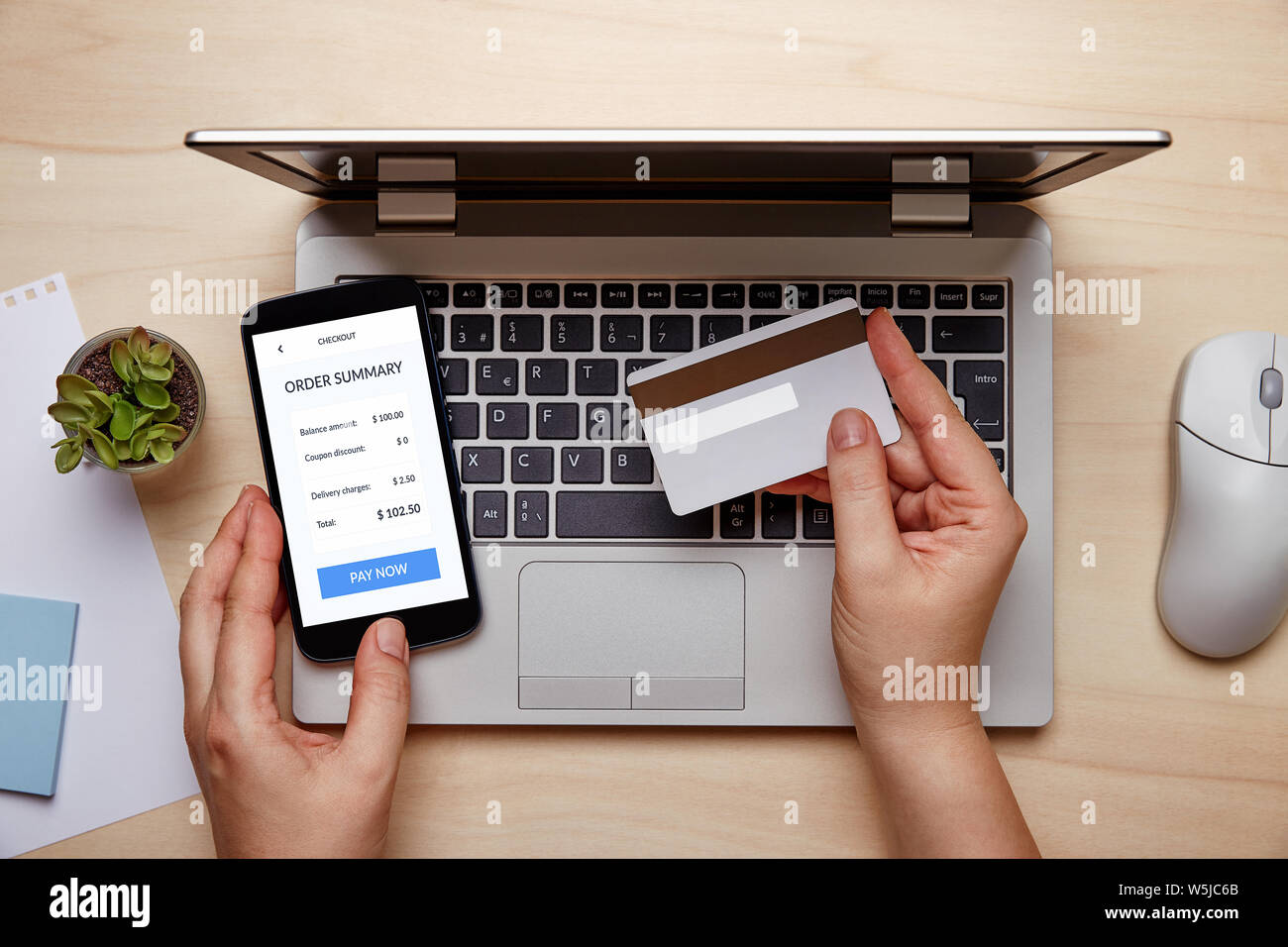 Online workspace hi-res stock photography and images - Alamy