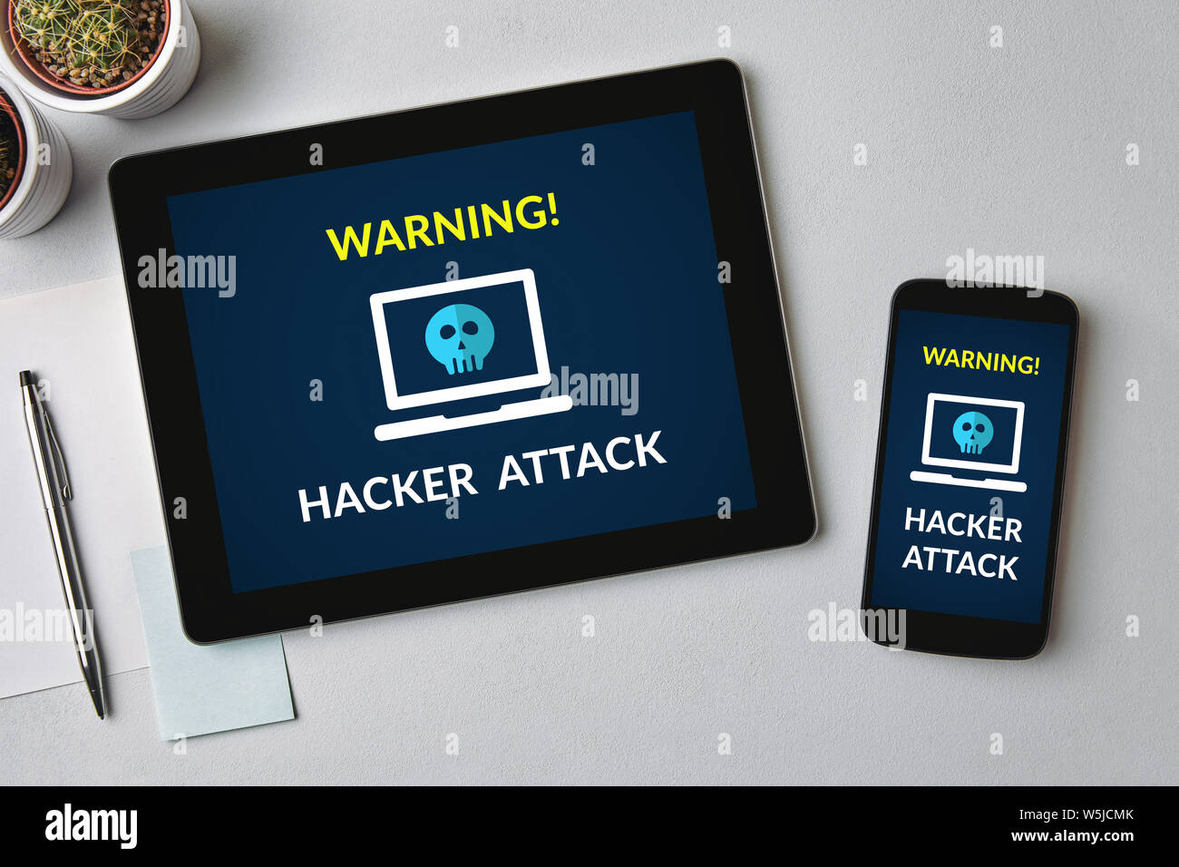 Overhead smartphone screen hi-res stock photography and images - Alamy