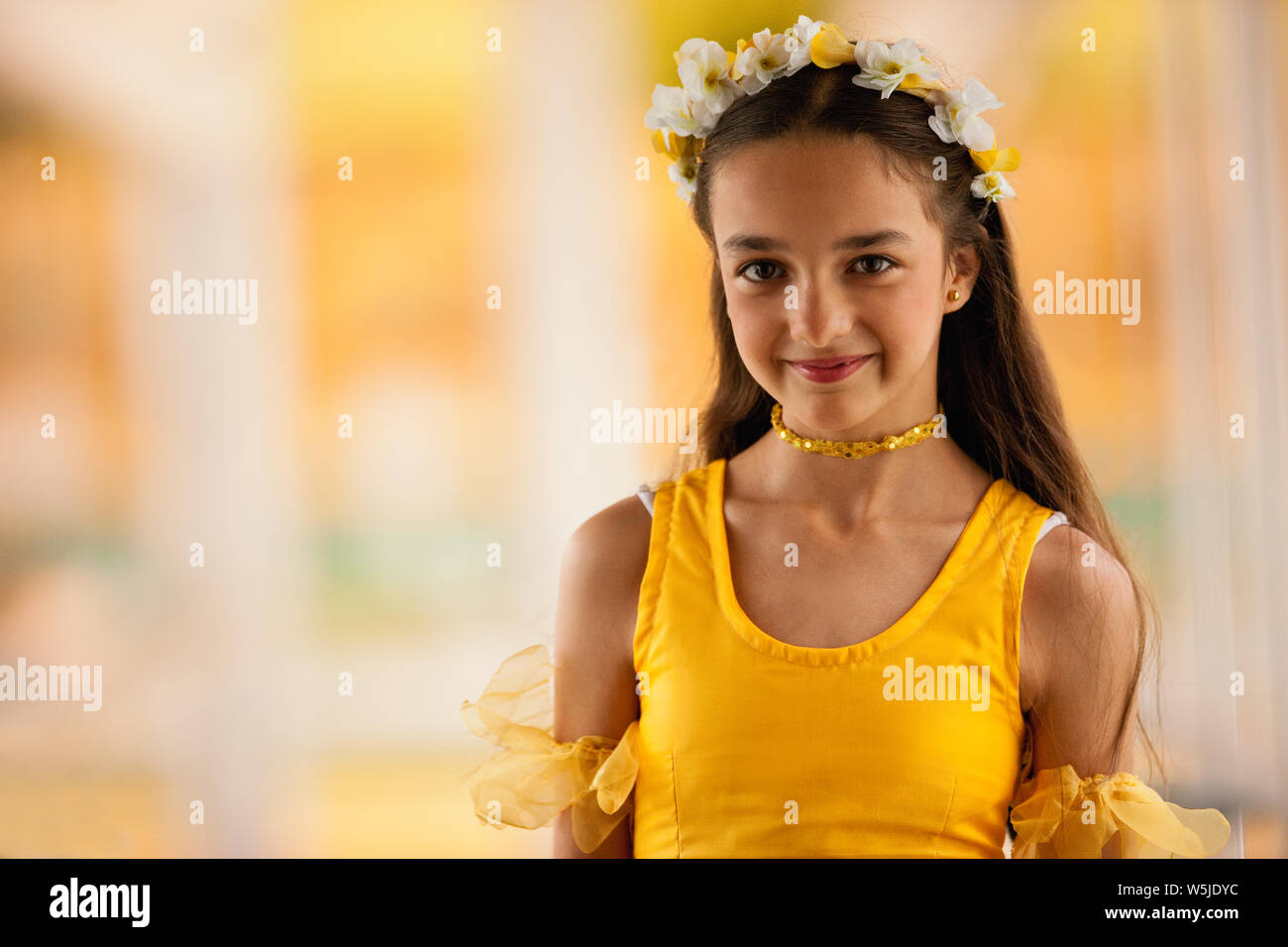 Portrait of tween girl wearing ballet costume Stock Photo - Alamy