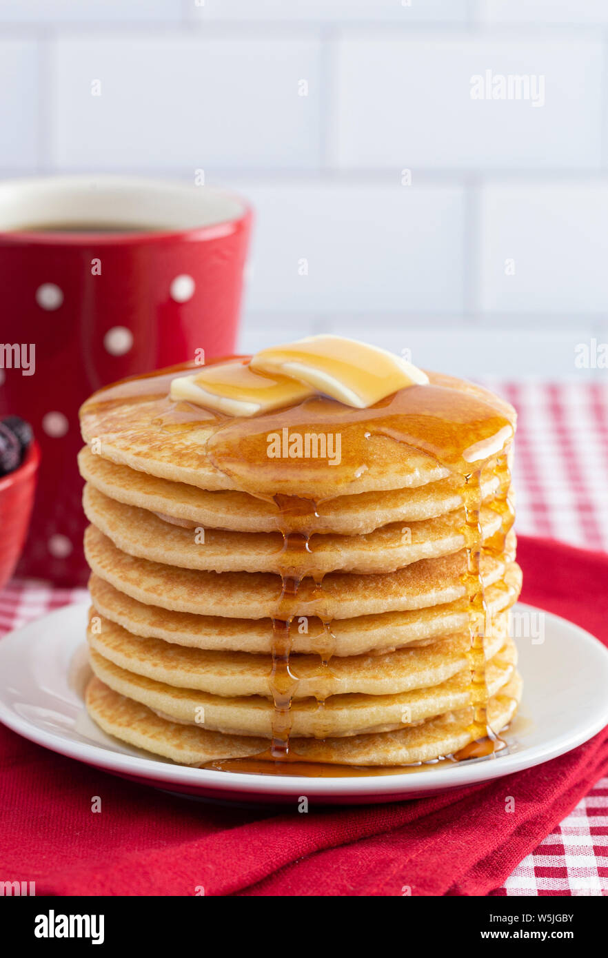 Running with pancakes hi-res stock photography and images - Alamy