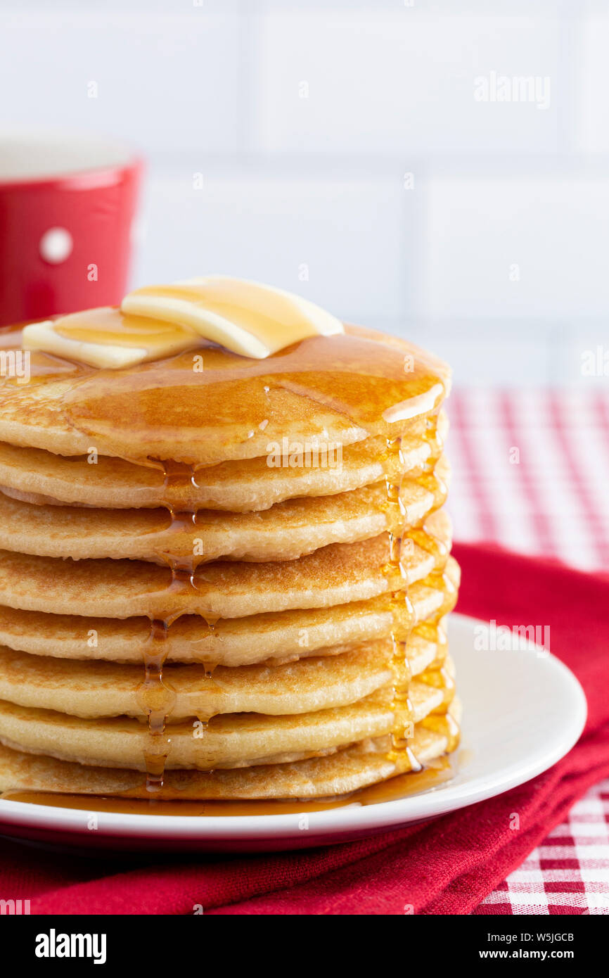 Running with pancakes hi-res stock photography and images - Alamy