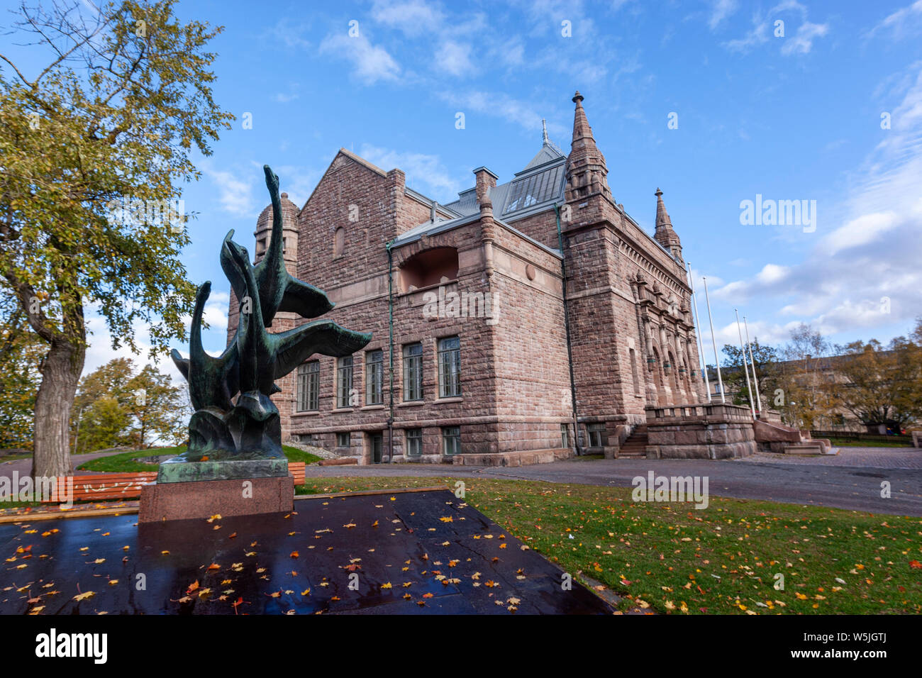The Swans sculpture by Jussi Mäntynen in front of Turku Museum of Art ...