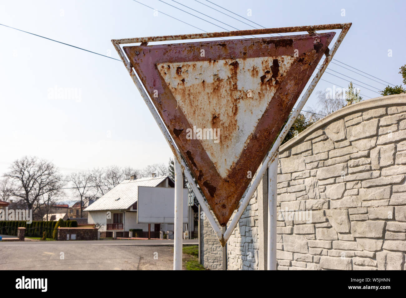 Rusty no entry road sign hi-res stock photography and images - Alamy