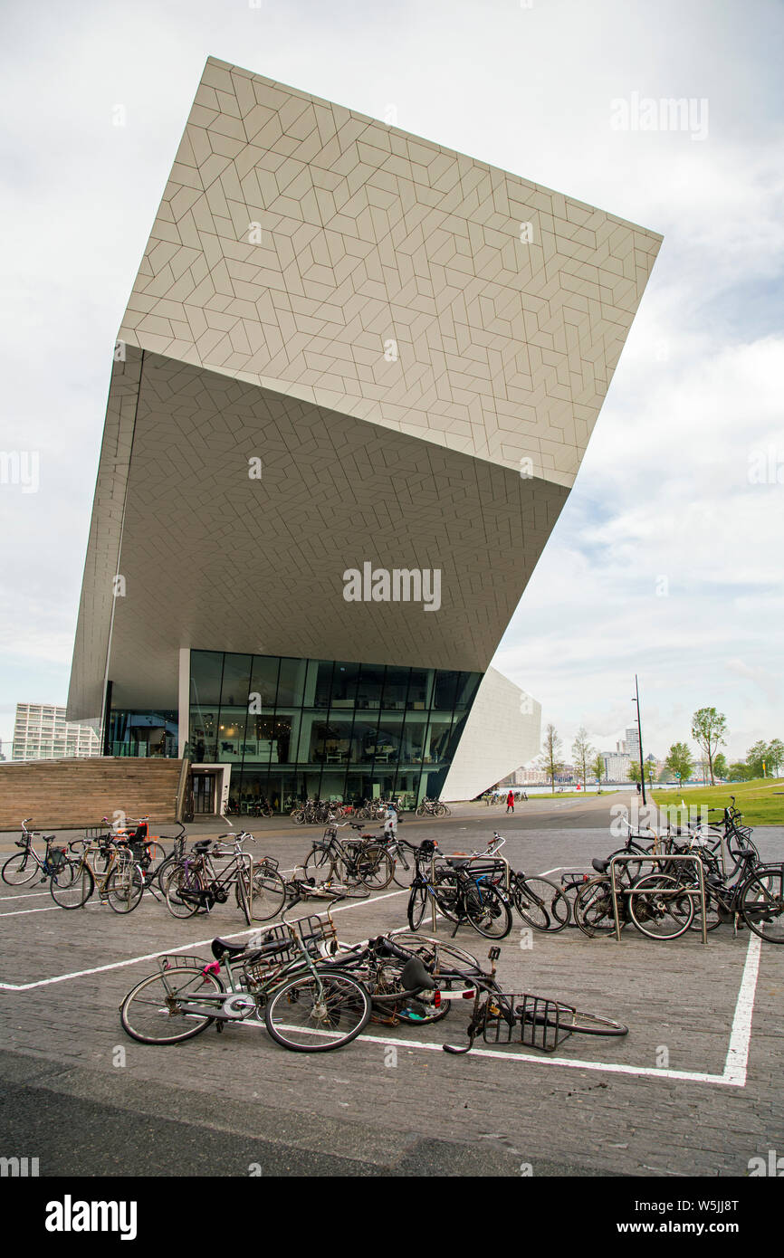 Car Shaped Building High Resolution Stock Photography and Images - Alamy