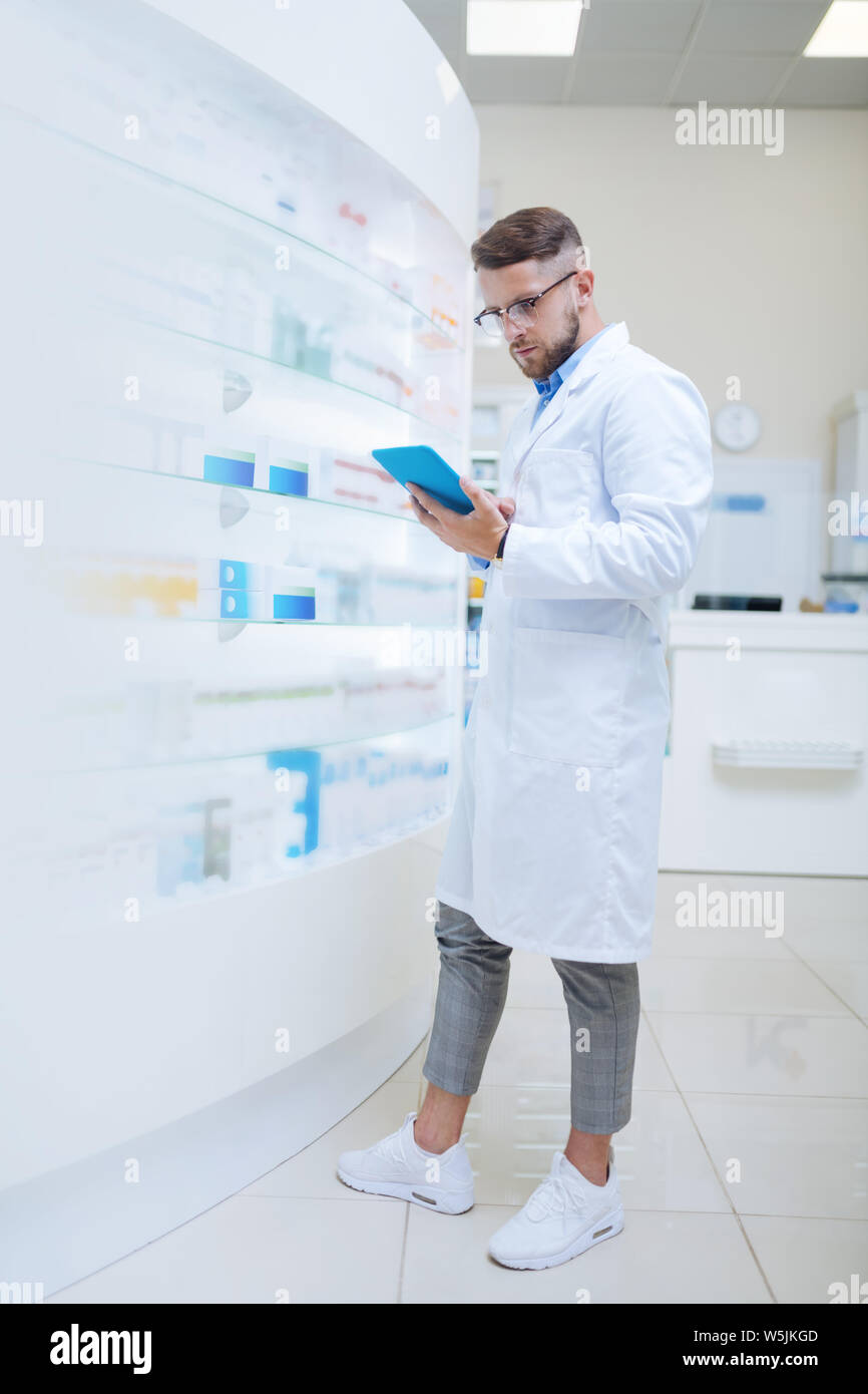 Doing inventory hi-res stock photography and images - Alamy