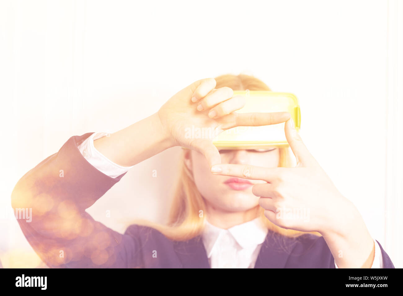 Visual framing hi-res stock photography and images - Alamy