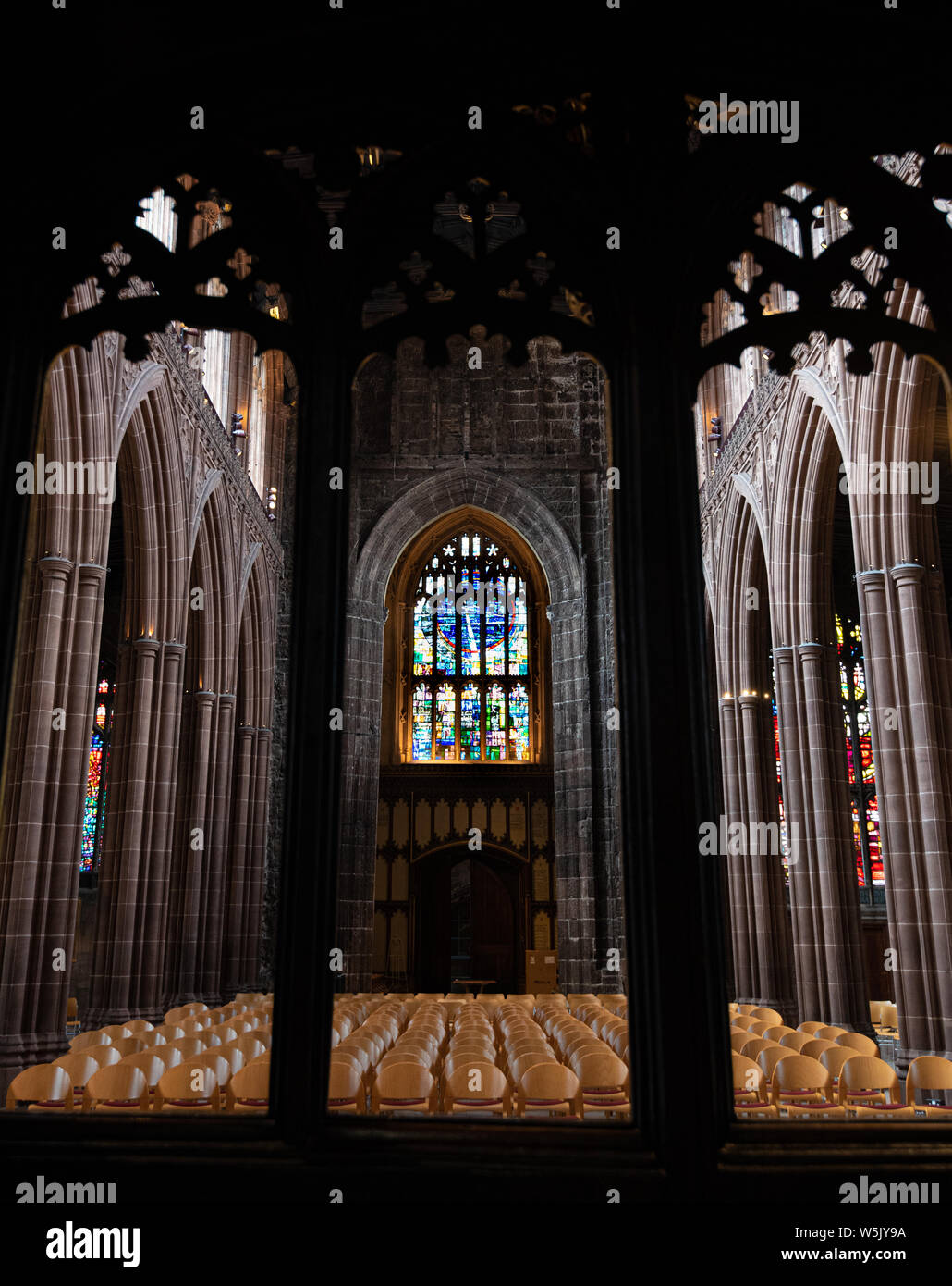 Manchester cathedral interior hi-res stock photography and images - Alamy