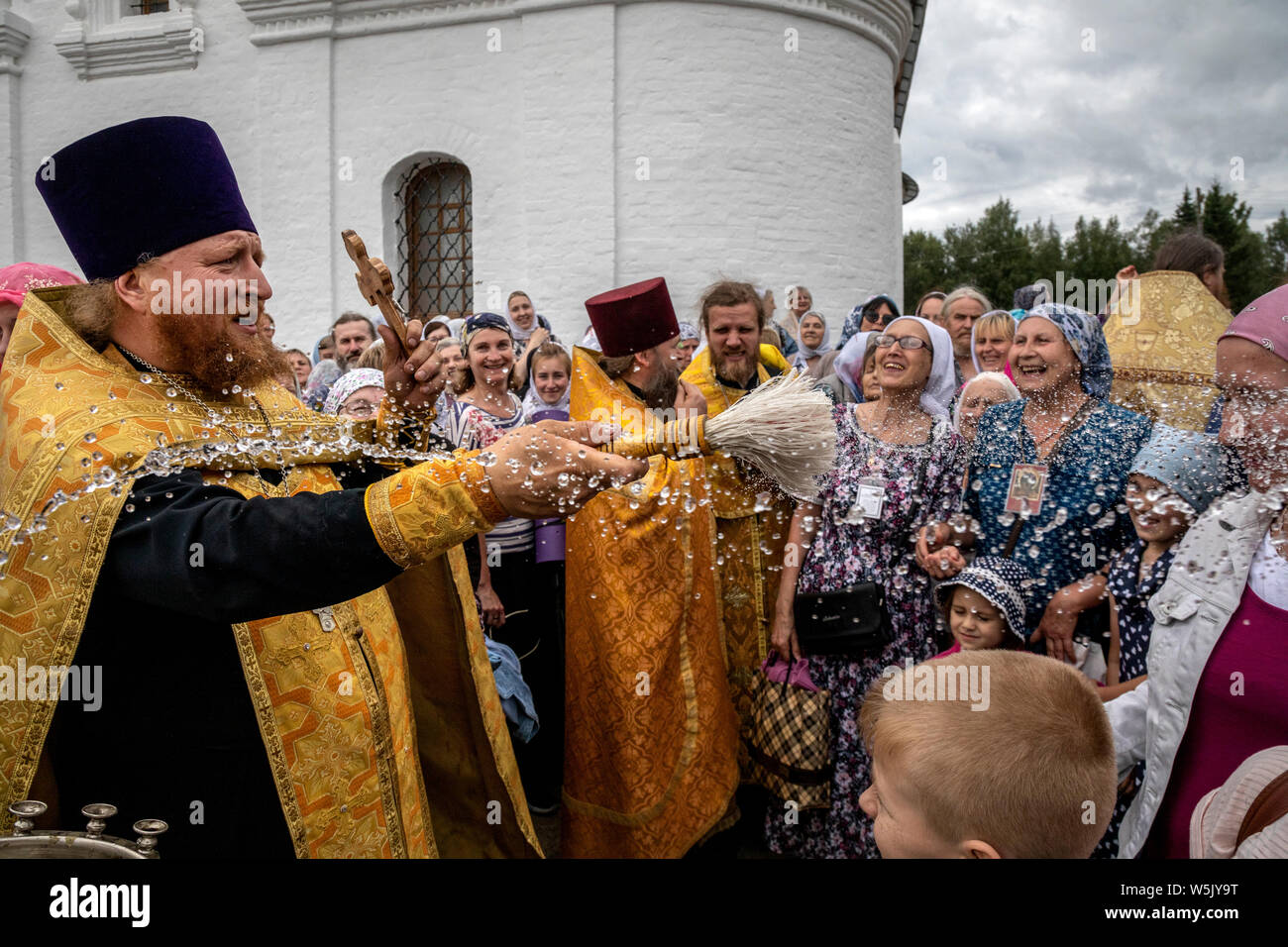 Aspergillum holy water hi-res stock photography and images - Alamy