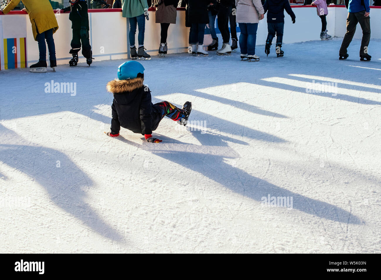 Outdoor skating rinks hi-res stock photography and images - Alamy