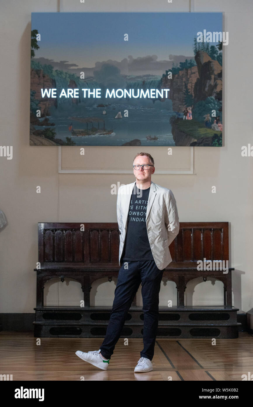 Contemporary british artist hi-res stock photography and images - Alamy