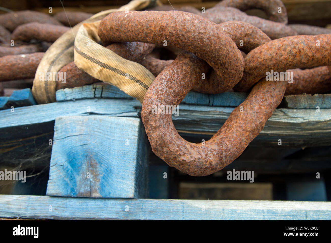 Oxidised old chain High Resolution Stock Photography and Images - Alamy