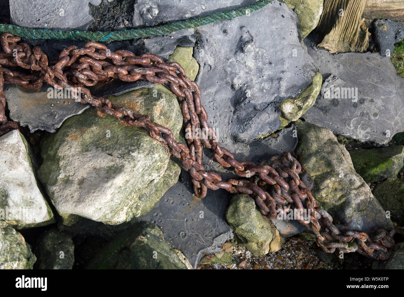 Chain of rocks hi-res stock photography and images - Alamy