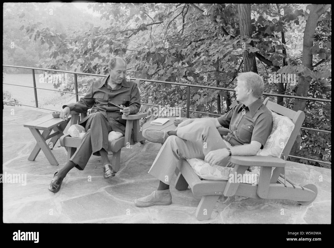Anwar Sadat and Jimmy Carter confer at Camp David Stock Photo - Alamy