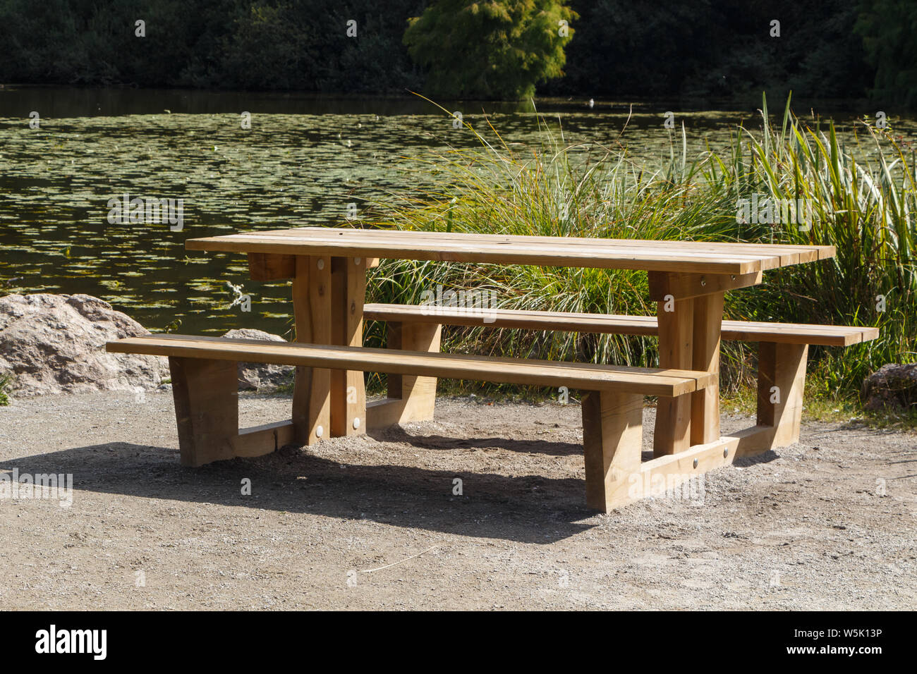 Picnic table park hi-res stock photography and images - Alamy