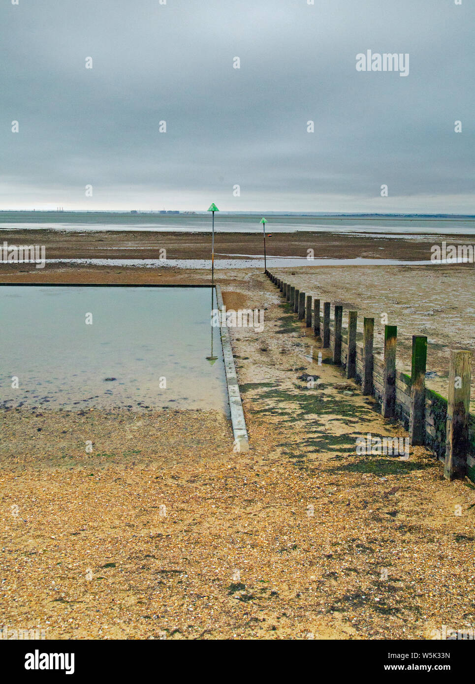 Southend river estuary beach hi-res stock photography and images - Alamy