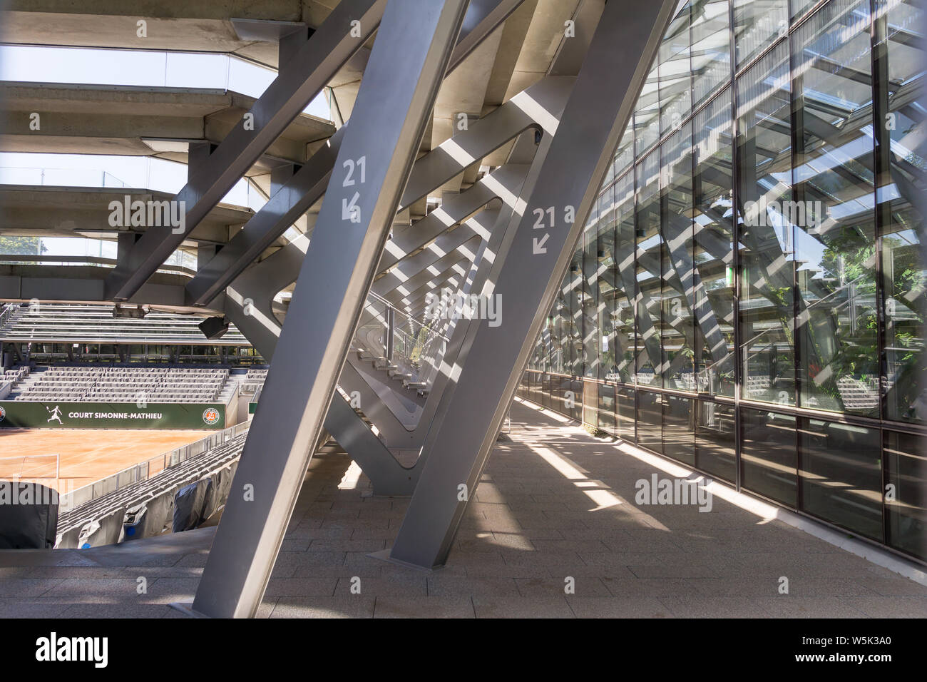 Green sustainable architecture city hi-res stock photography and images ...