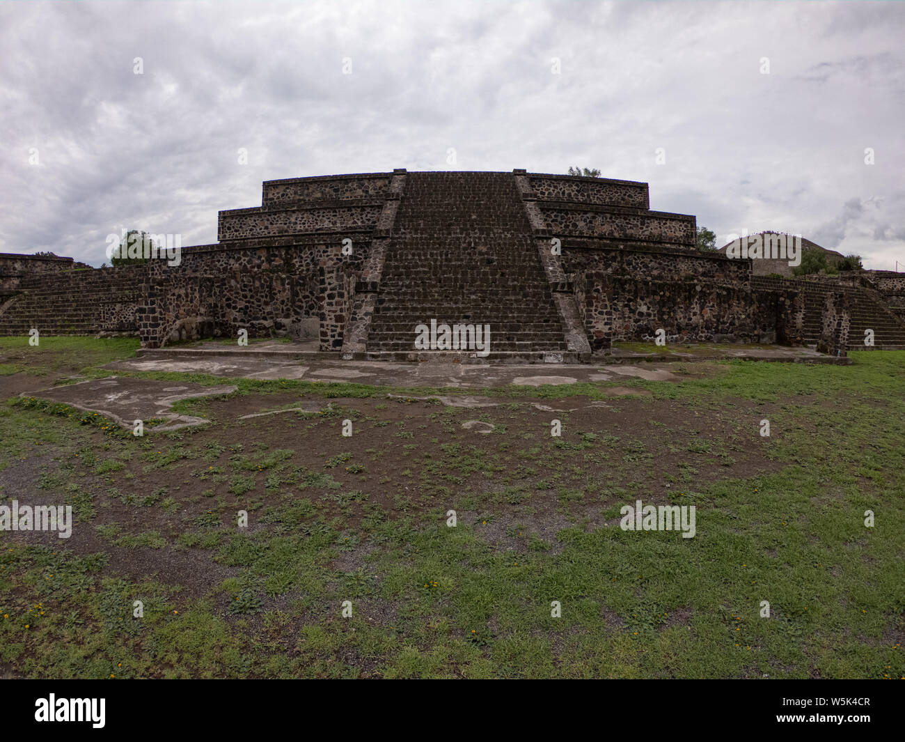 Aztec ruins in teotihuacan hi-res stock photography and images - Alamy