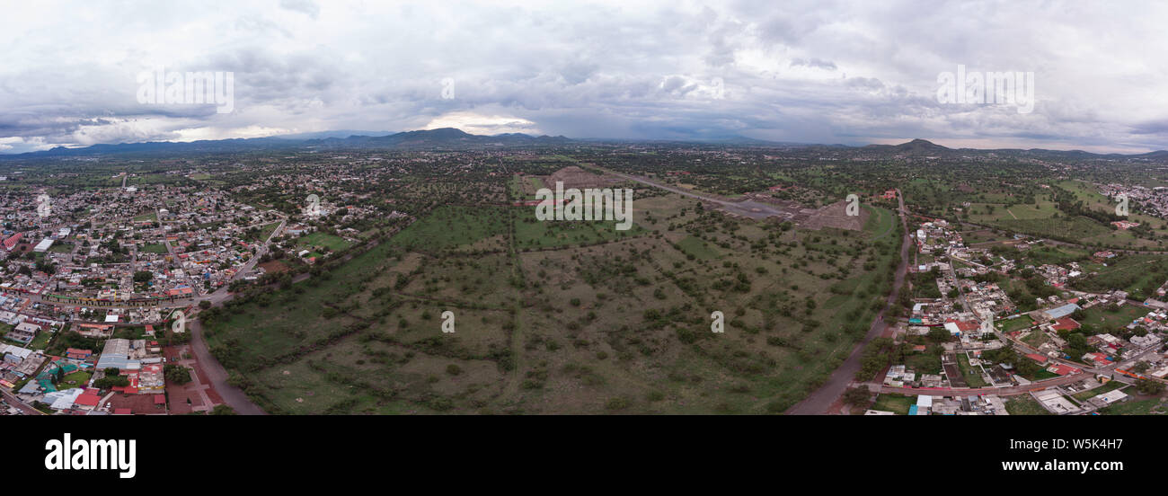 Aztec ruins in teotihuacan hi-res stock photography and images - Alamy