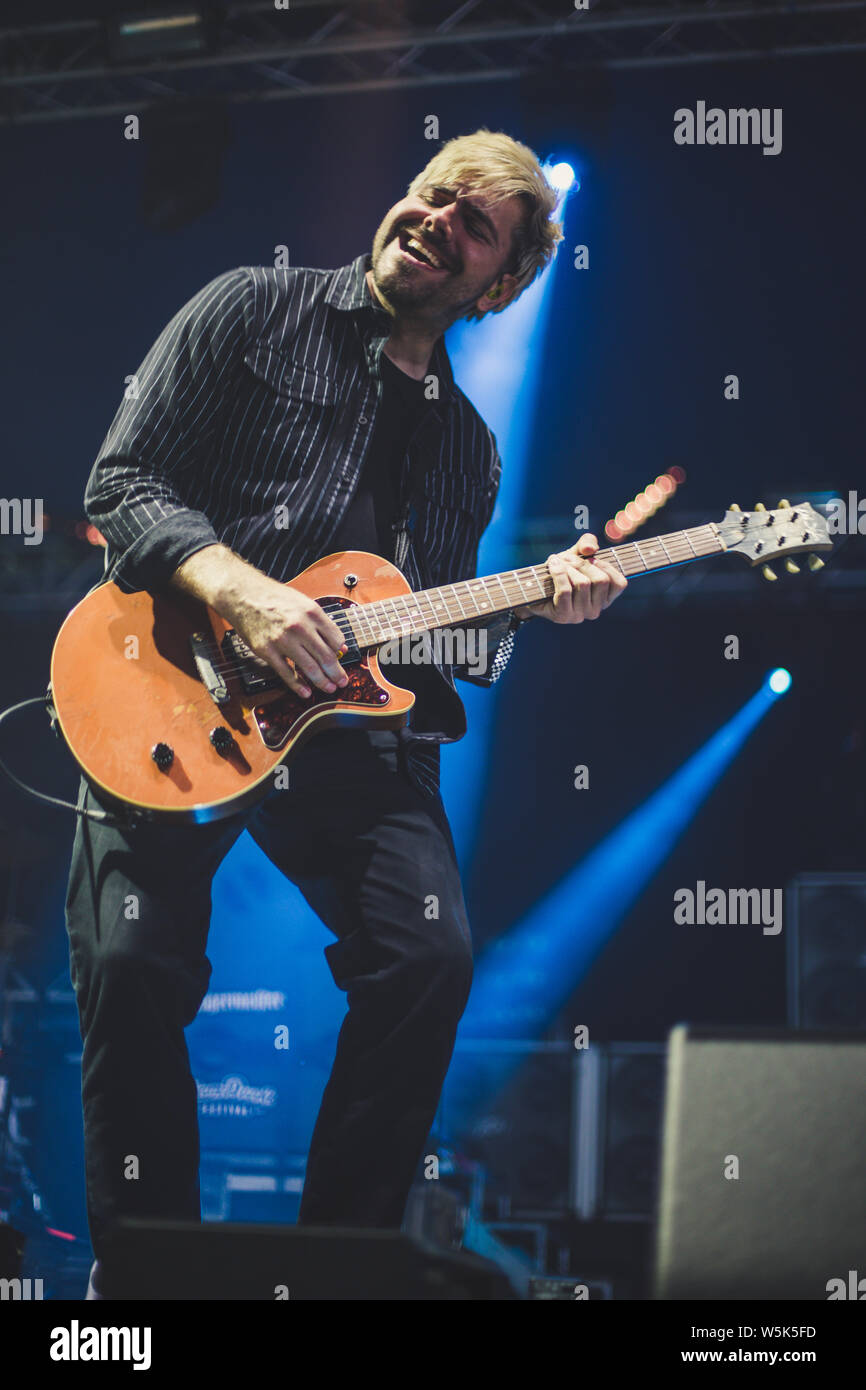 Silverstein band hi-res stock photography and images - Alamy