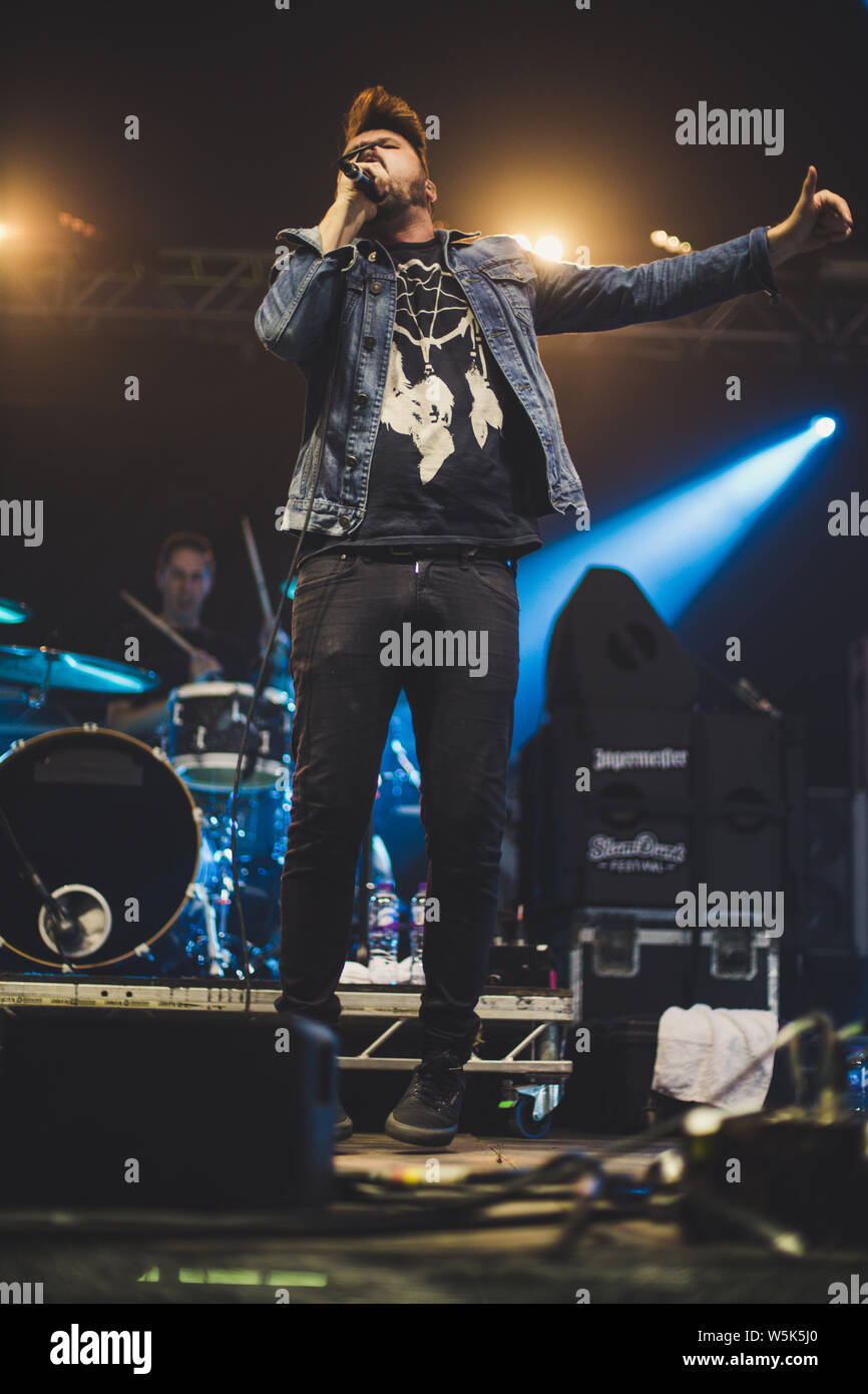 Silverstein singer hi-res stock photography and images - Alamy