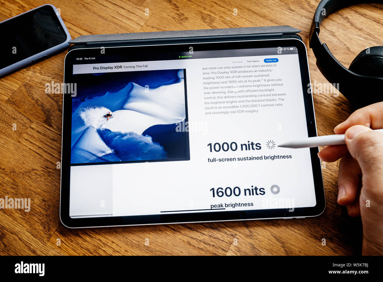 1000 nits hi-res stock photography and images - Alamy