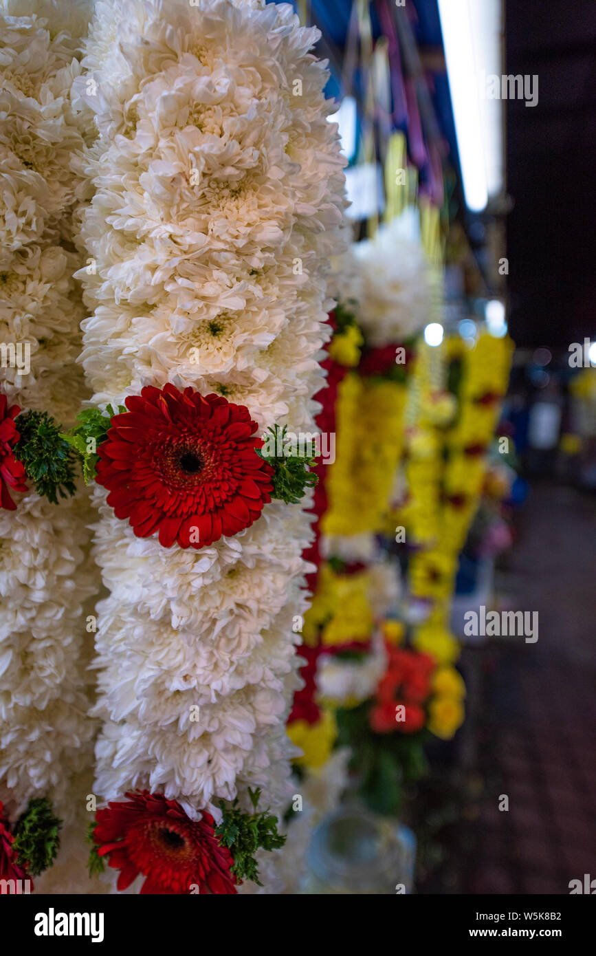 Traditional Indian Flower Garlands little india market Kuala Lumpur ...