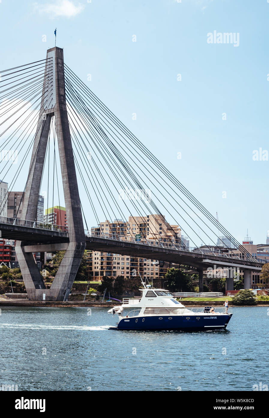 Anzac bridge hi-res stock photography and images - Alamy