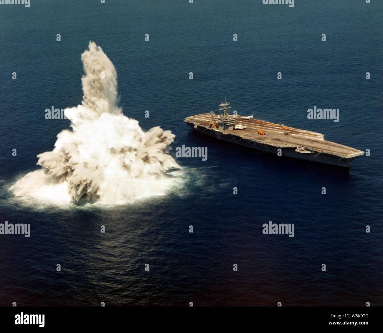 CVN-71 test blast 1987 (2 Stock Photo - Alamy