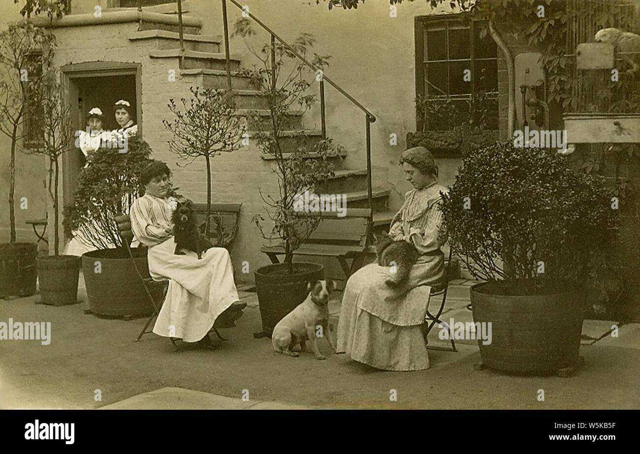 Darby and Joan Hotel, High Street, Crowle, Lincolnshire, England. 1905 ...