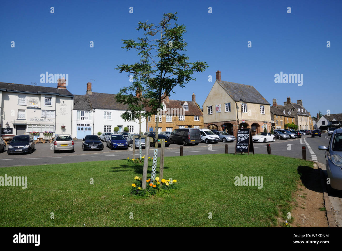 Deddington town hall hi-res stock photography and images - Alamy