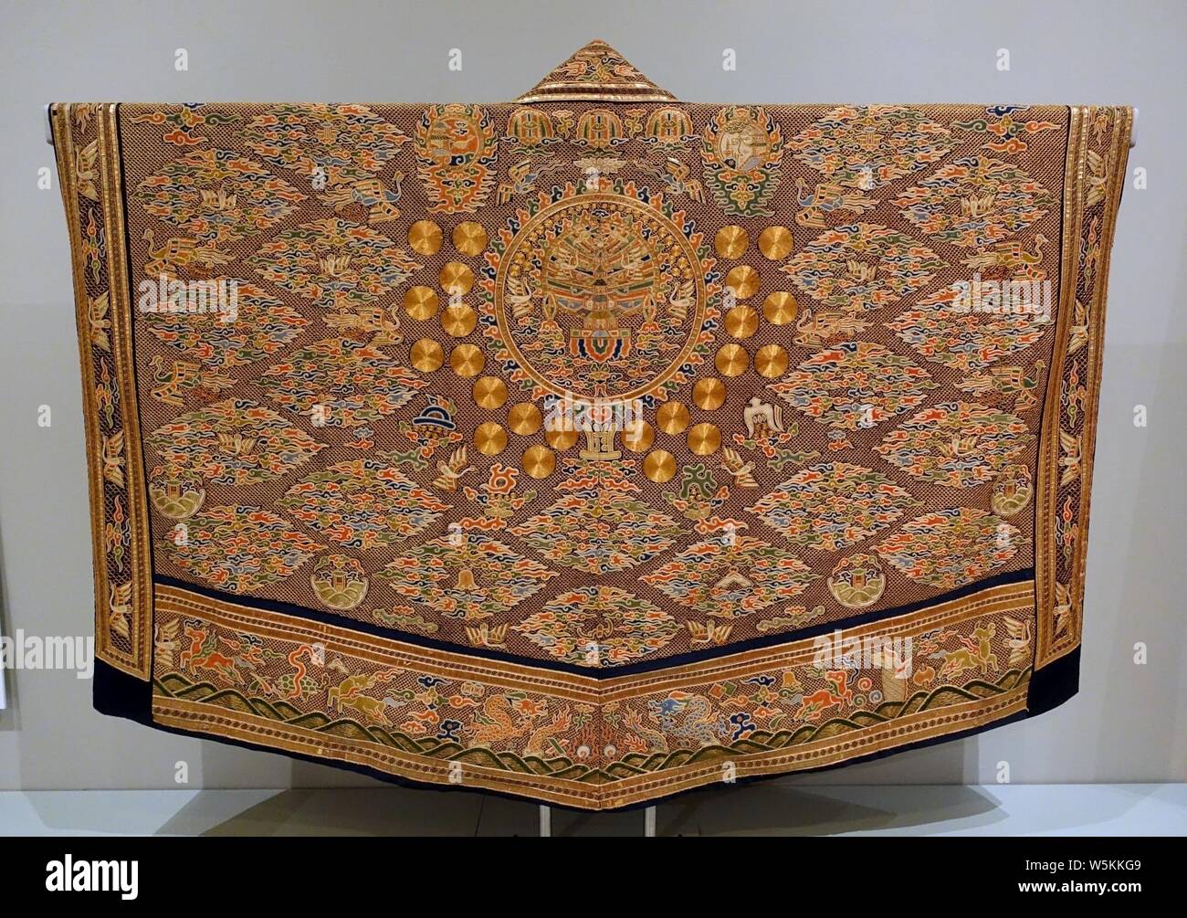 Daoist robe hi-res stock photography and images - Alamy