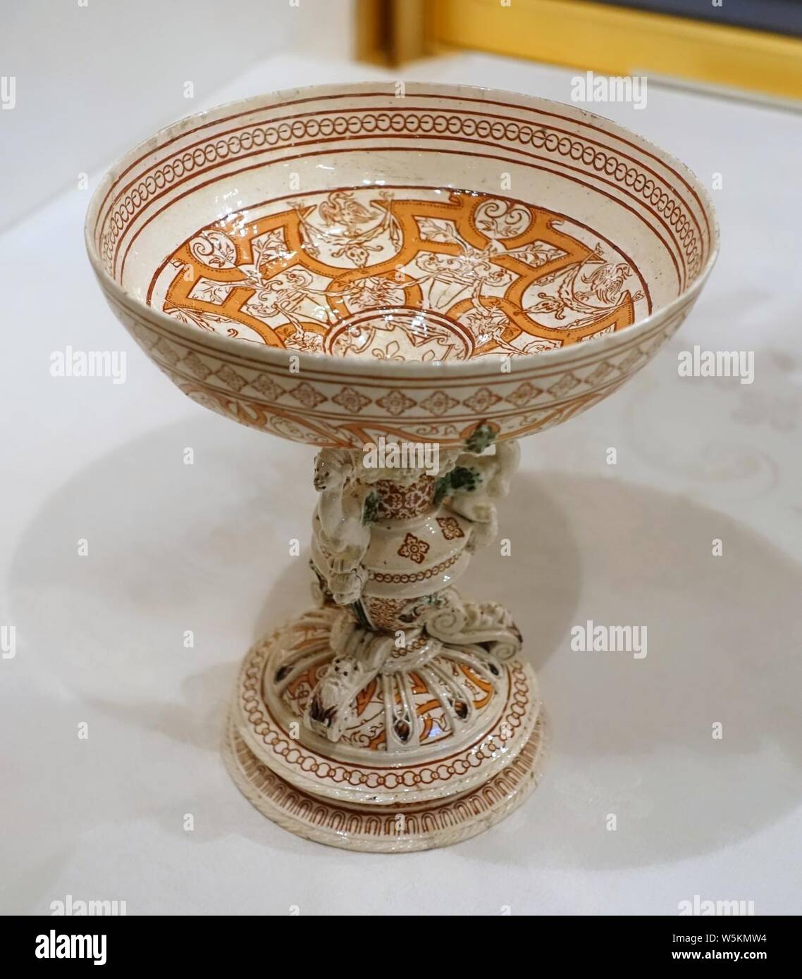 Lead glazed pottery hi-res stock photography and images - Alamy