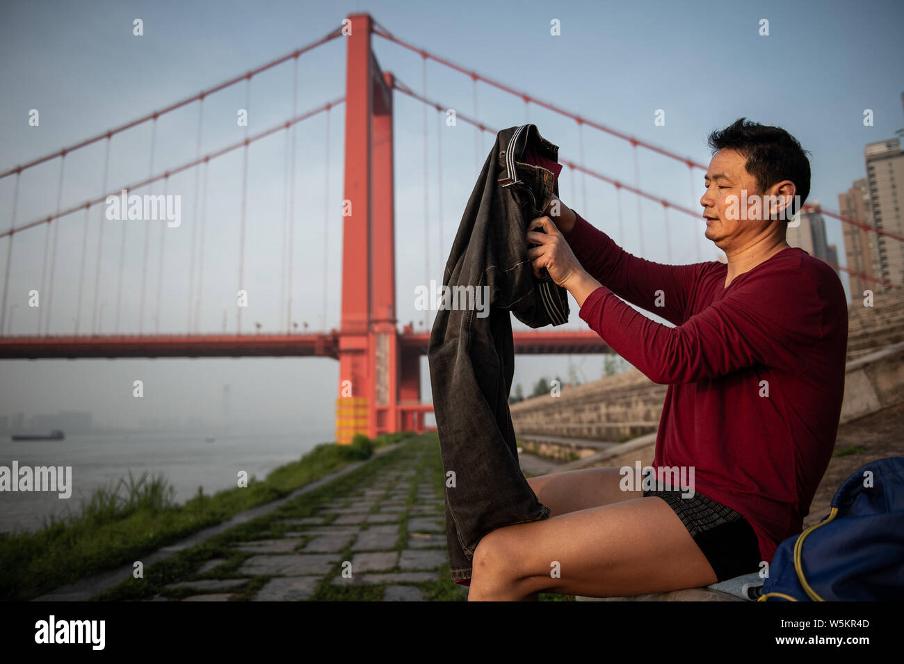 Man swims across river hi-res stock photography and images - Alamy