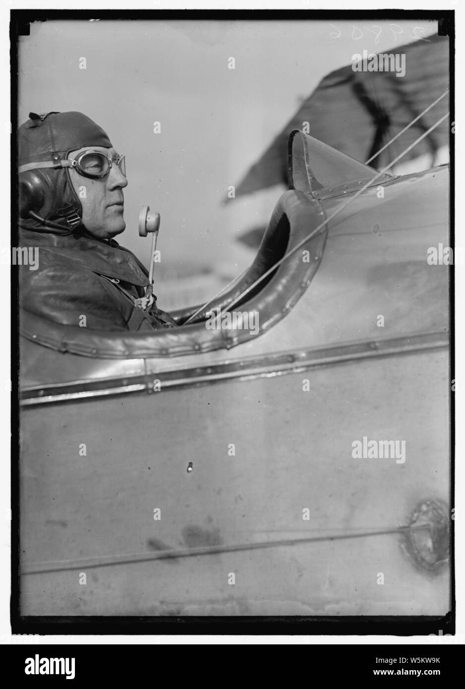 Archival Airplanes Black and White Stock Photos & Images - Alamy
