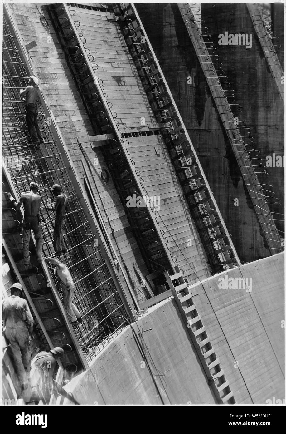 Detail of buttresses and forms in channel lining forms, Arizona ...